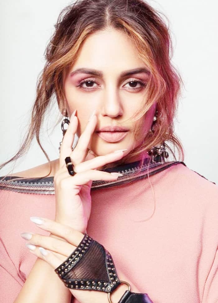 Huma Qureshi Looks Like a Goddess in a Royal Blue Gown