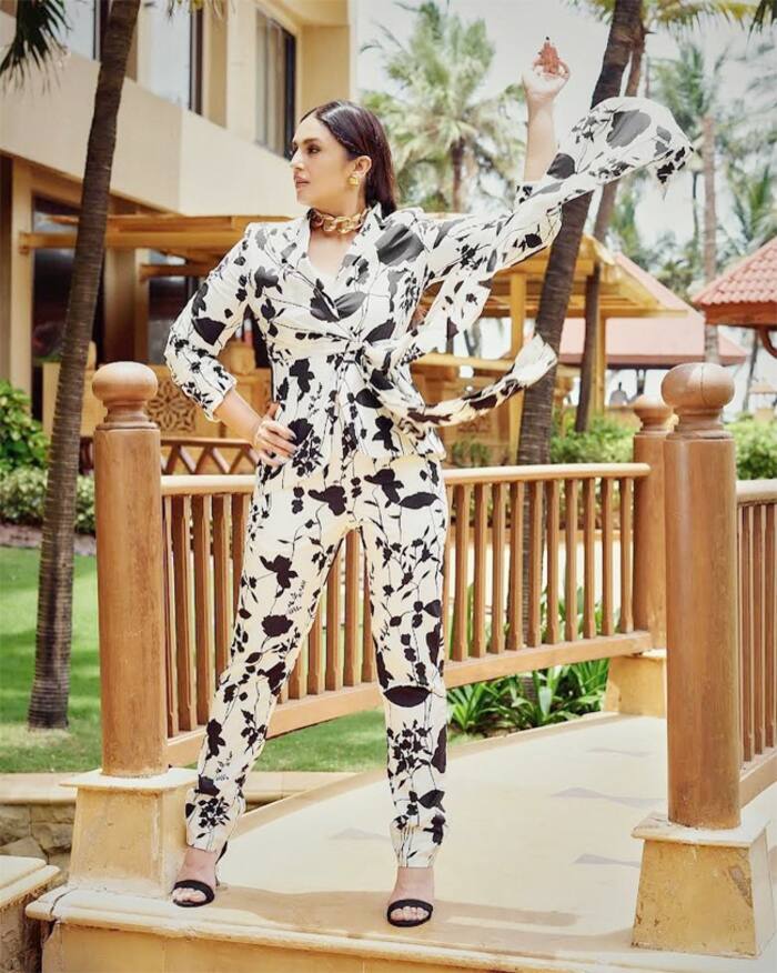 Huma Qureshi Wows In Black & White Co-Ord Set At Maharani 2 Promotional ...
