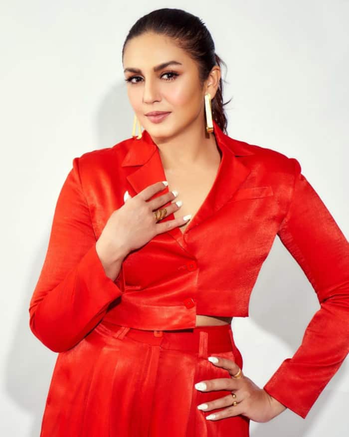 Huma Qureshi Looks Like a Red HOT Chili Pepper in Sexy Satin Co-Ord Set ...