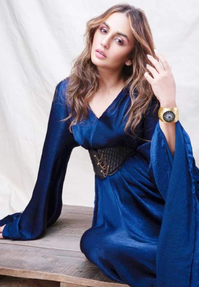 Huma is Elegant, Glamorous And Charming in a Pink Dress