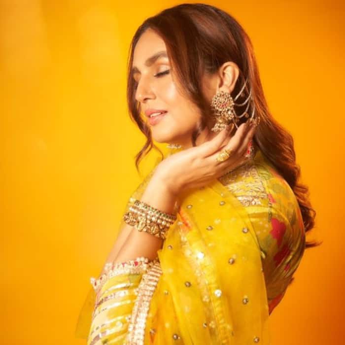 Shikhar Dhawan dating Bollywood beauty Huma Qureshi, know the truth behind viral pic of the couple