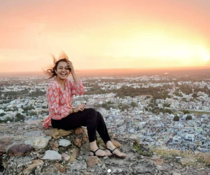 Meet Ria Dabi: IAS 2021 And Tina Dabi's Sister Who Cracked UPSC In ...