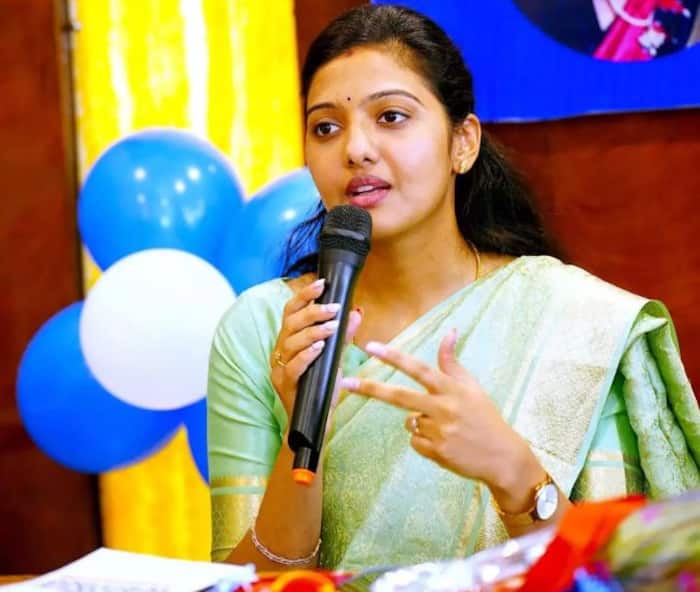 7 Inspiring Female IAS Officers