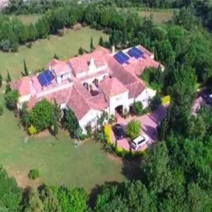 Inside photos of Pakistani cricketer Imran Khan's luxurious 'Bani Gala ...