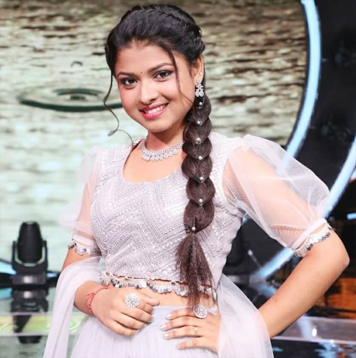 Indian Idol 12: Arunita Kanjilal, Pawandeep Rajan Set Internet on Fire ...
