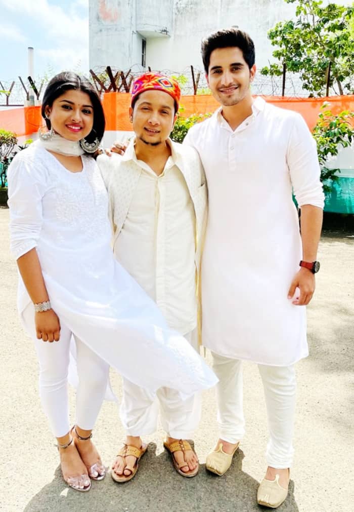 Indian Idol 12's Nishiket Lele Shares Unseen Pics With Pawandeep ...