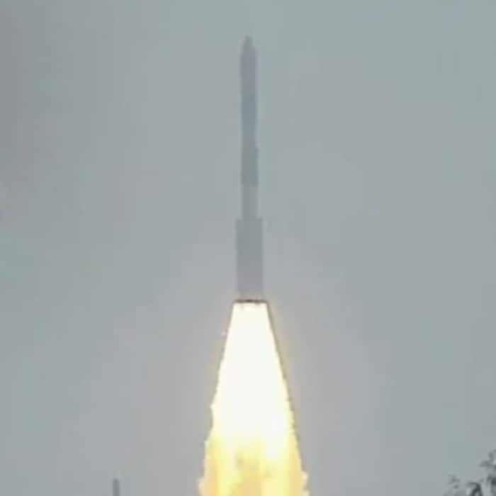 ISRO sets a mega record for India, launches 104 satellites in a single ...