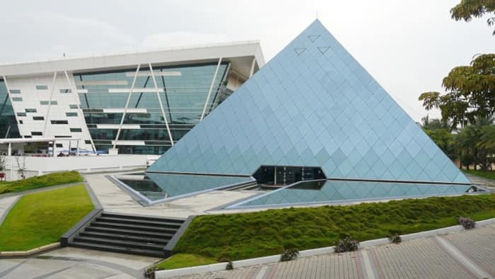 Infosys' Incredible Journey From ₹10,000 to USD 16 Billion - IN PICS