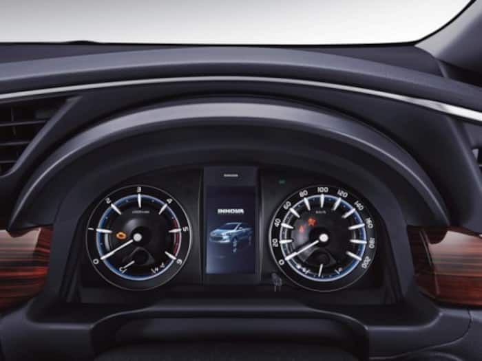 2016 Toyota Innova : Photo Gallery