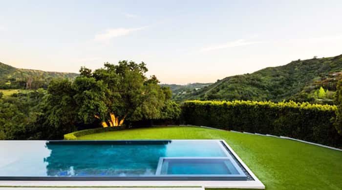 Isha Ambani's luxe mansion in Beverly Hills has 12 bedrooms, infinity ...