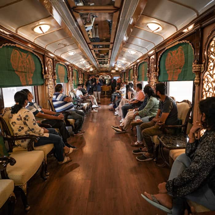 Top 5 luxurious trains in India