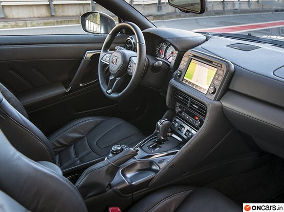 2017 Nissan GT-R Photo Gallery