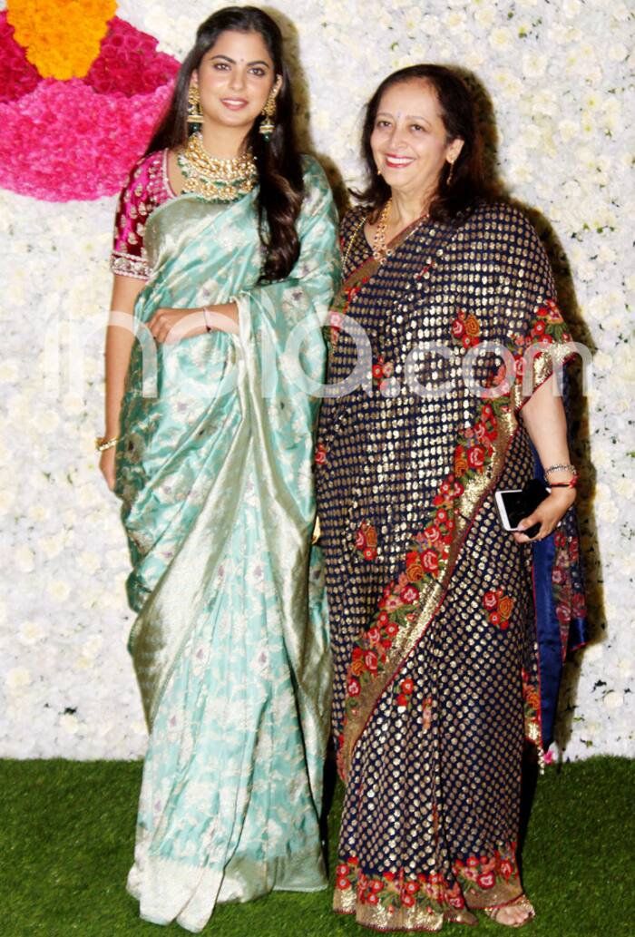 Isha Ambani looks pretty in pastel saree