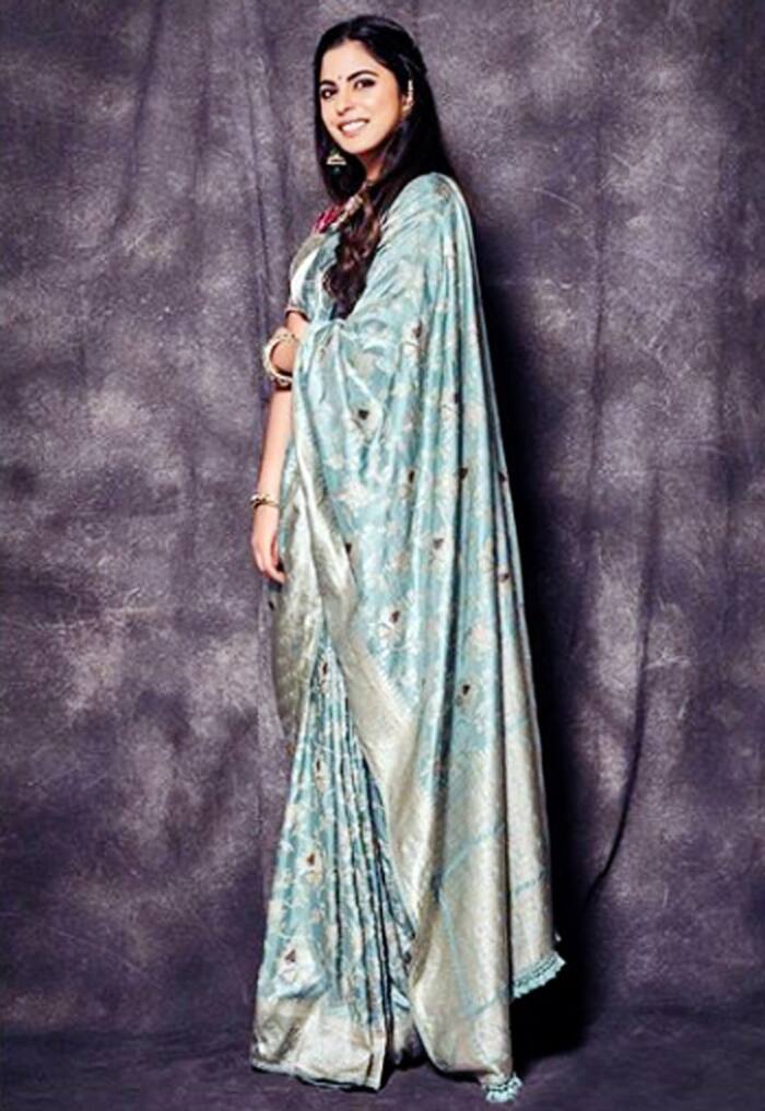 Isha Ambani Wears a Sabyasachi Saree at Ambani's Diwali Bash And Looks ...