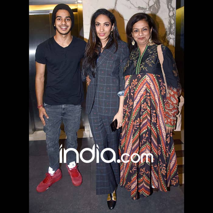 Kriti Sanon, Divya Khosla, Yami Gautam glam up the Padman special screening