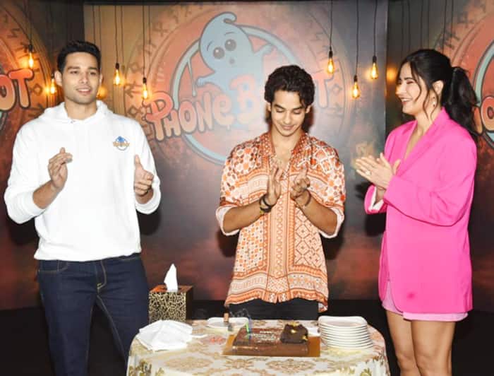 Ishaan Khatter Cuts His Birthday Cake With Phone Bhoot Friends Katrina ...