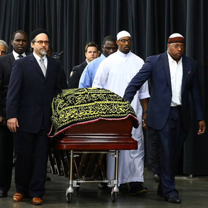 Boxing legend Muhammad Ali’s funeral held in Louisville, thousands bid ...