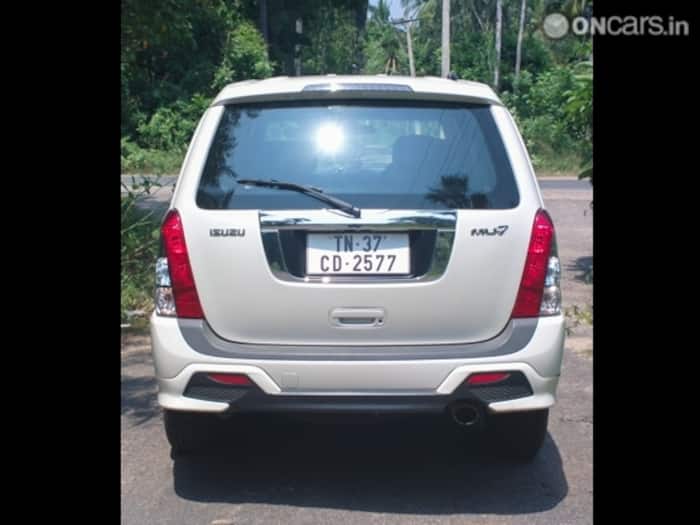 Isuzu MU-7 SUV Exterior