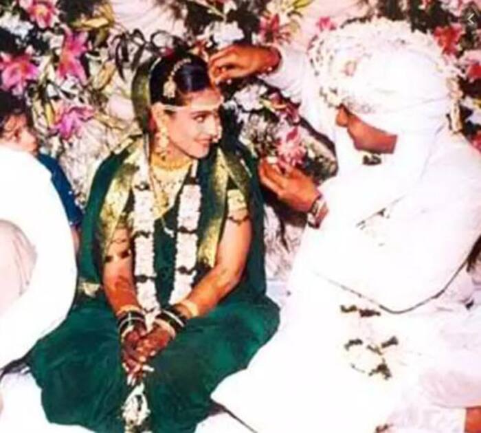 Kajol-Ajay Devgn's Wedding Pics as They Celebrate Turning 22 Today