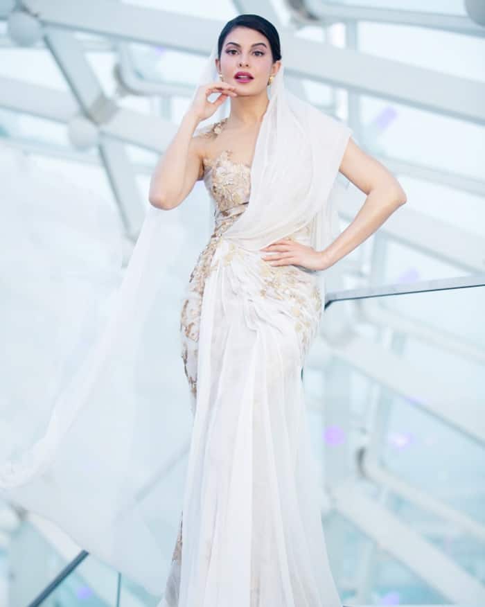 Jacqueline Fernandez Hits The Glam Charts in Exquisite Flowy Gown With ...