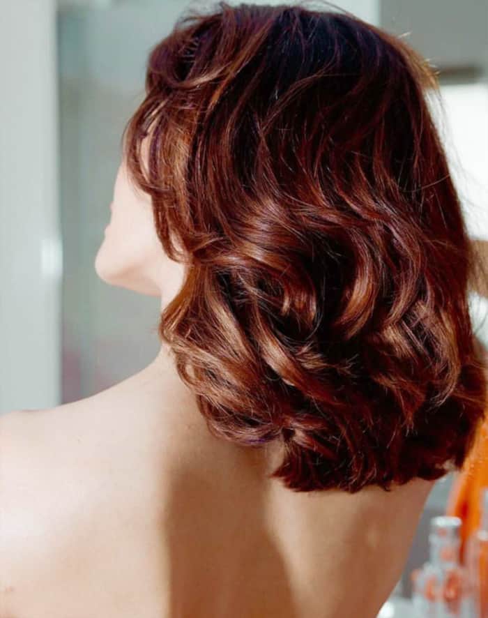 Jacqueline Fernandez Flaunts Her Sexy Back in a Red Towel, Shares a ...