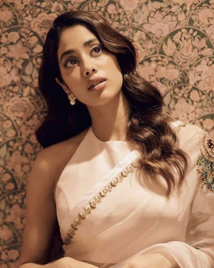 Jahnvi Kapoor Makes Vintage Look Cool in Blush Pink Saree And Halter ...