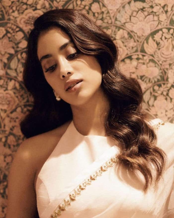 Jahnvi Kapoor Makes Vintage Look Cool in Blush Pink Saree And Halter ...