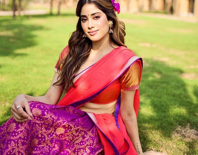Jahnvi Kapoor;s sunkissed moments are just too adorable.