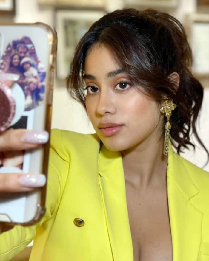 Janhvi Kapoor looks gorgeous in this sexy ice blue tulle gown see ...