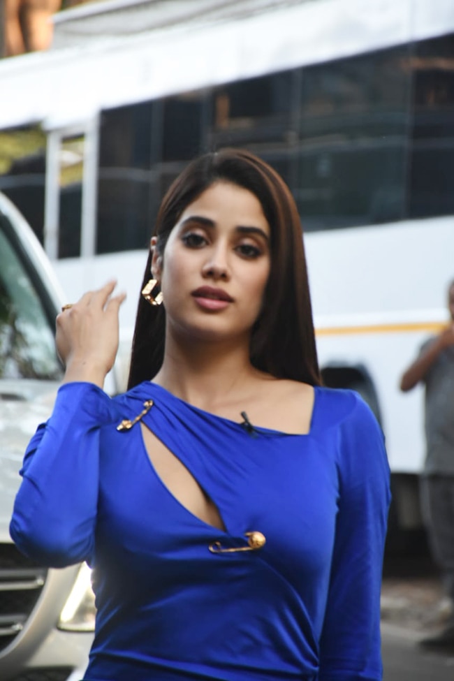Janhvi Kapoor Raises Mercury in Hot Blue Thigh-High-Slit Dress - See ...