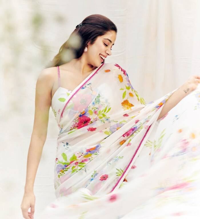 Janhvi Kapoor Looks Breathtaking in Pretty Floral Saree, Drops ...
