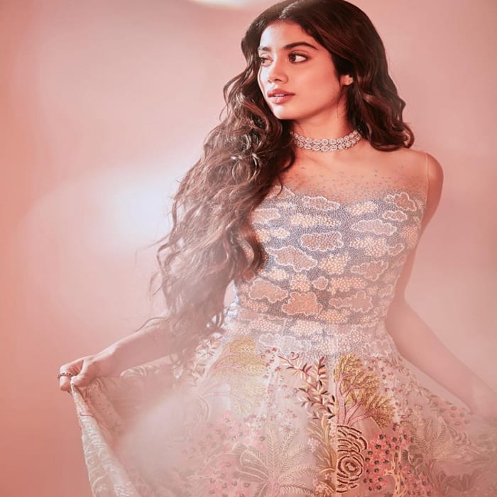 Janhvi Kapoor Flaunts Her Nature Inspired Outfit
