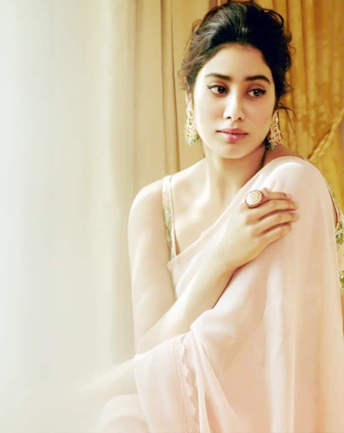 Janhvi Kapoor Goes Bold In Stunning Saree Look