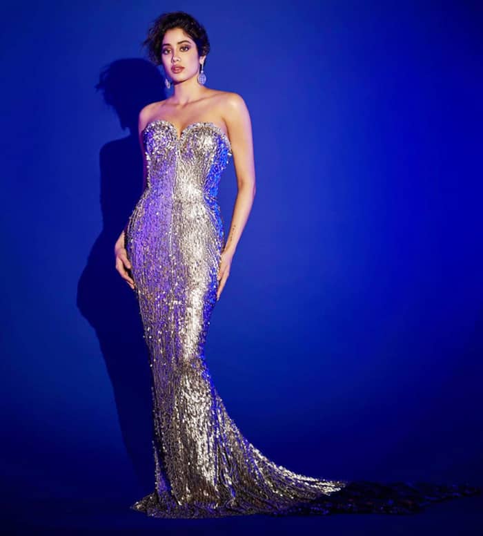 Janhvi Kapoor is The Ultimate Glam Queen in Shimmery Bodycon Gowns ...