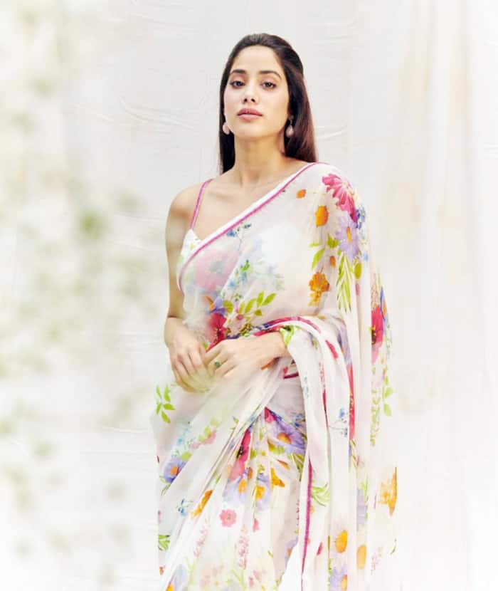 Janhvi Kapoor Looks Drop Dead Gorgeous In A Simple Floral White Saree See Her New Pics