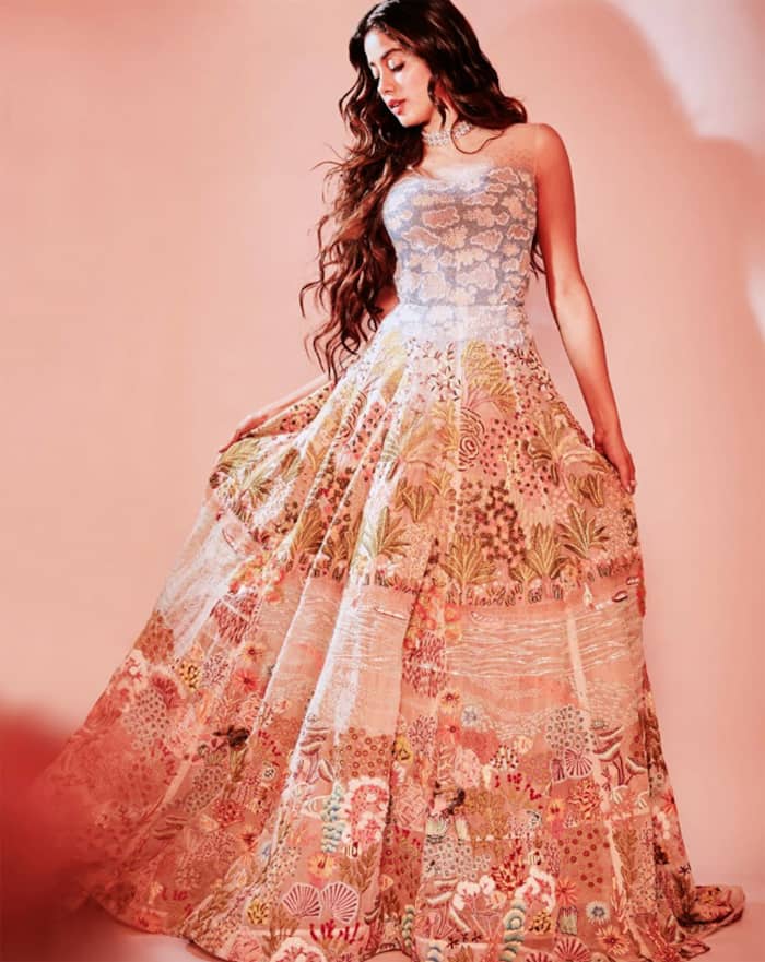 Janhvi Kapoor top lehenga look