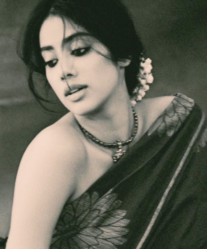 Janhvi Kapoor is a 'Khoobsurat' Apasra in Gorgeous Floral Saree With ...