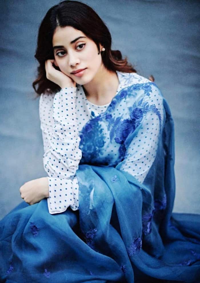 Janhvi is all smiles in her new pictures