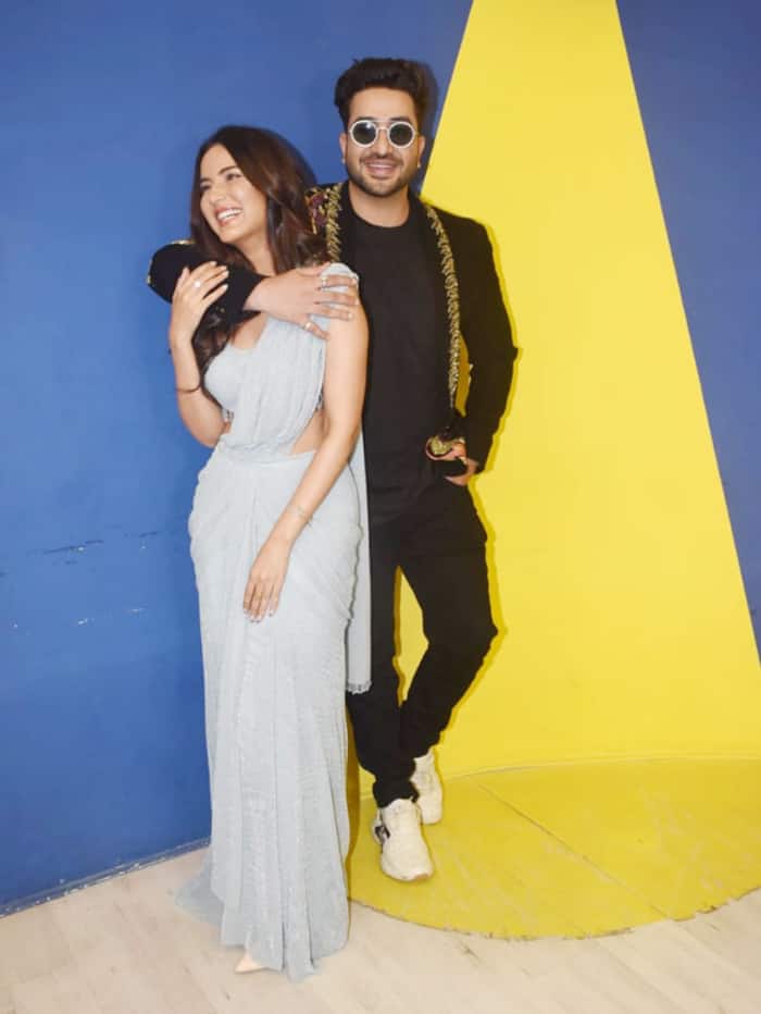 Jasmin Bhasin Looks Divine in Hot Backless Blouse With Saree Gown, Beau Aly Goni Stuns in Black ...