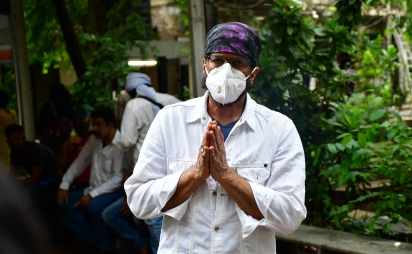 Javed Jaffrey at his father Jagdeep's funeral