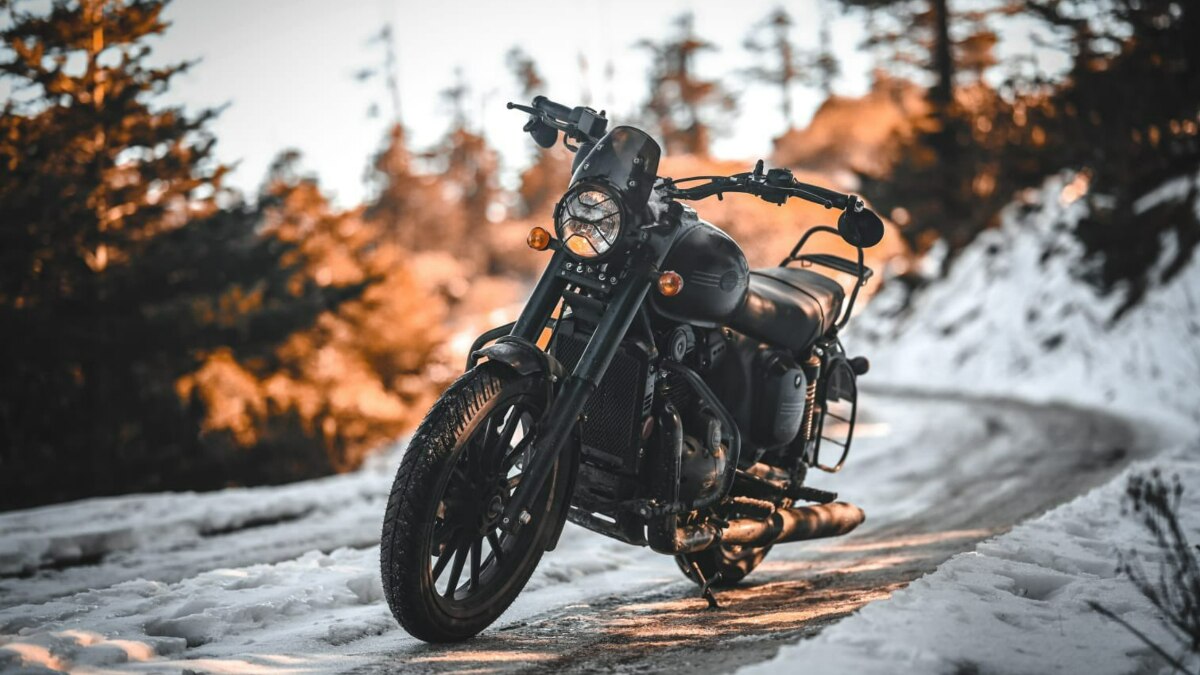 IN PICS: Jawa 42 ‘Tawang Edition’ Motorcycle, Inspired By Lungta — The ...