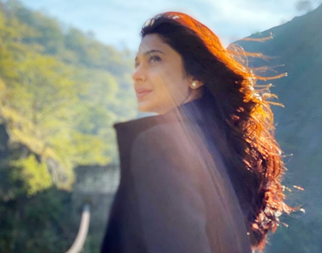 Jennifer Winget Looks Stunning in Latest Pictures