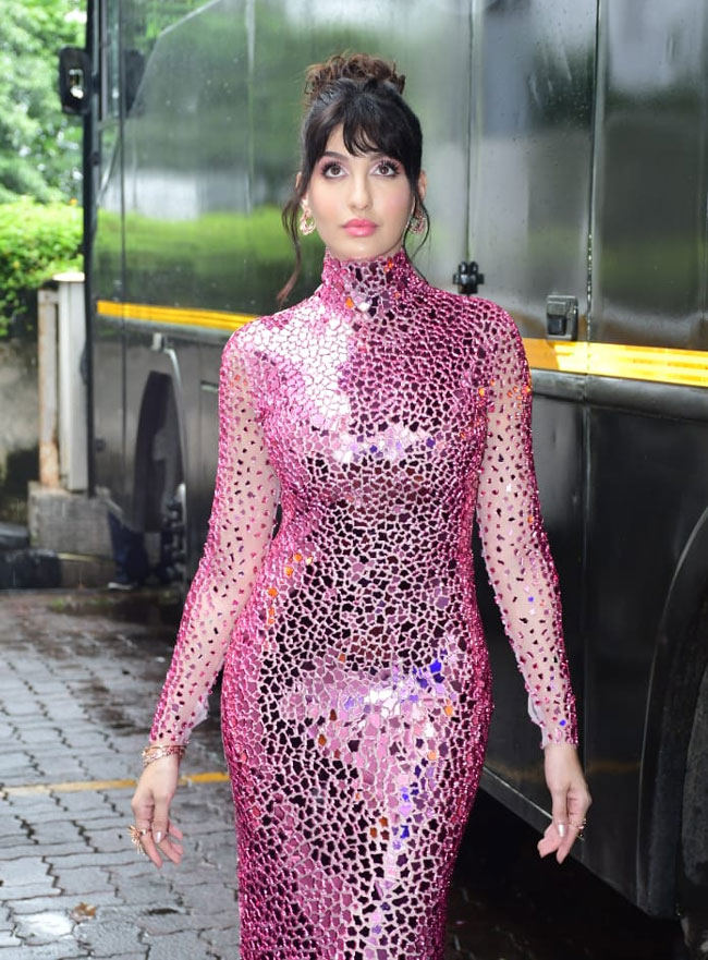 Nora Fatehi Shines The Brightest in Hot Pink Mirror Gown - See Pics ...