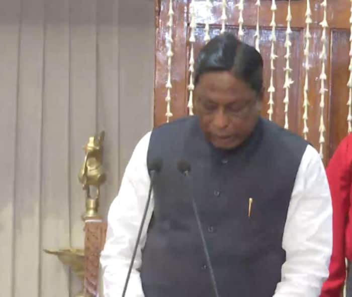 Jharkhand CM Swearing-In: Champai Soren Takes Oath As Chief Minister. See Photos Here