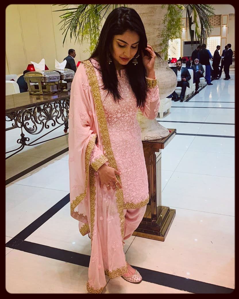 Kainat Imtiaz: One Word, beautiful