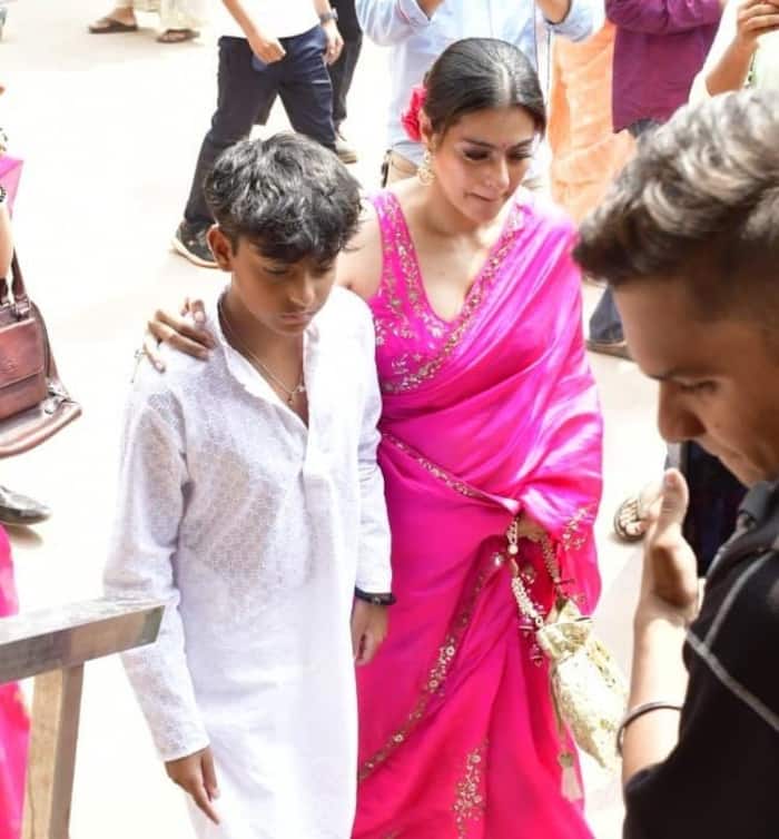 Kajol Arrives With Son Yug at The Durga Puja Pandal