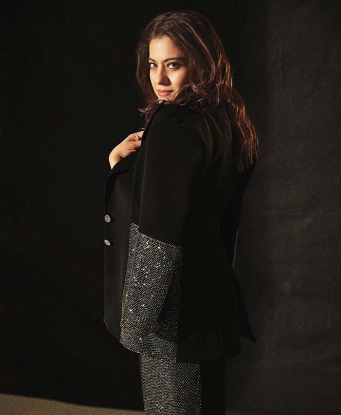 Kajol Stuns in Dazzling Black Outfit in Candid Photoshoot, See Pics