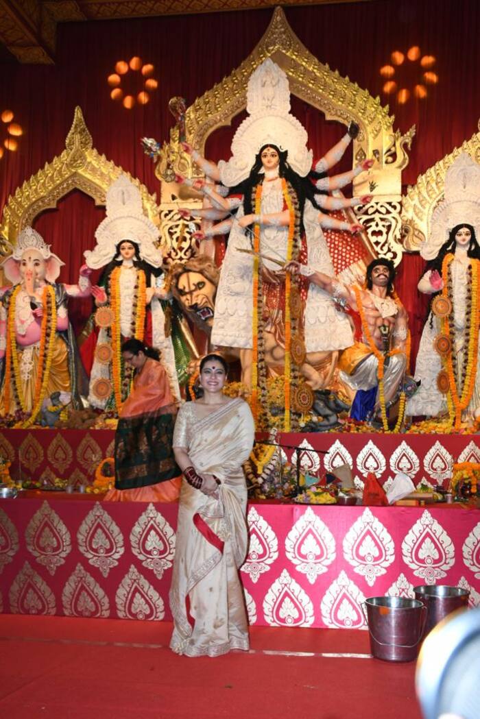 Bollywood celebrities attend Durga Puja pandals in Mumbai, See Pics ...