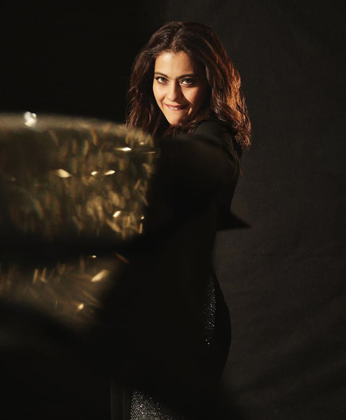 Kajol Stuns in Dazzling Black Outfit in Candid Photoshoot, See Pics
