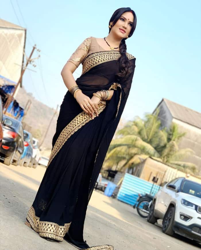 Kamna Pathak Sizzles in White